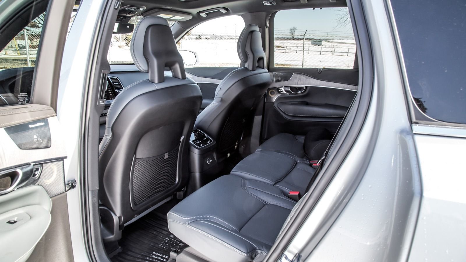 A Closer Look at the Volvo XC90 T8 E-AWD Inscription Electric/Hybrid ...