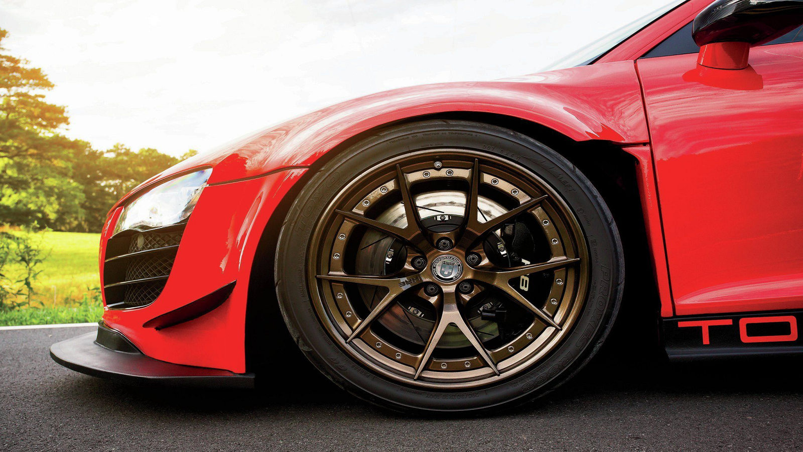 Slideshow: This R8 Makes it Owner Feel Like Iron Man | Audiworld