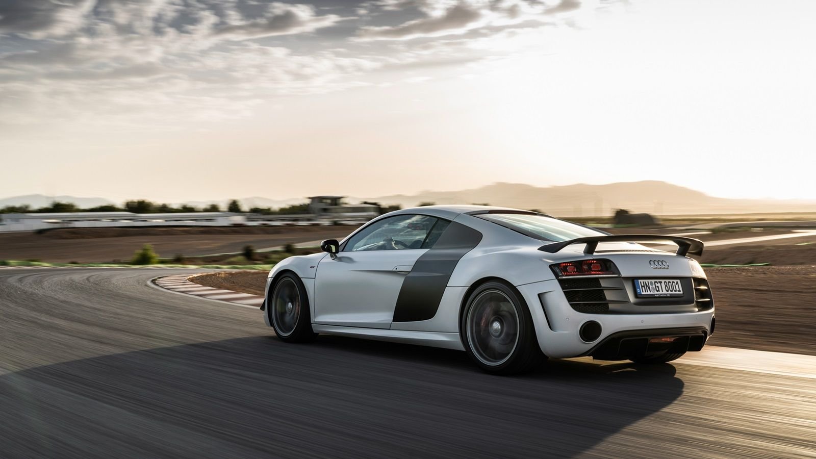 Is the Gen 1 Audi R8 is Actually BETTER than Gen 2??? (5 Reasons Why ...