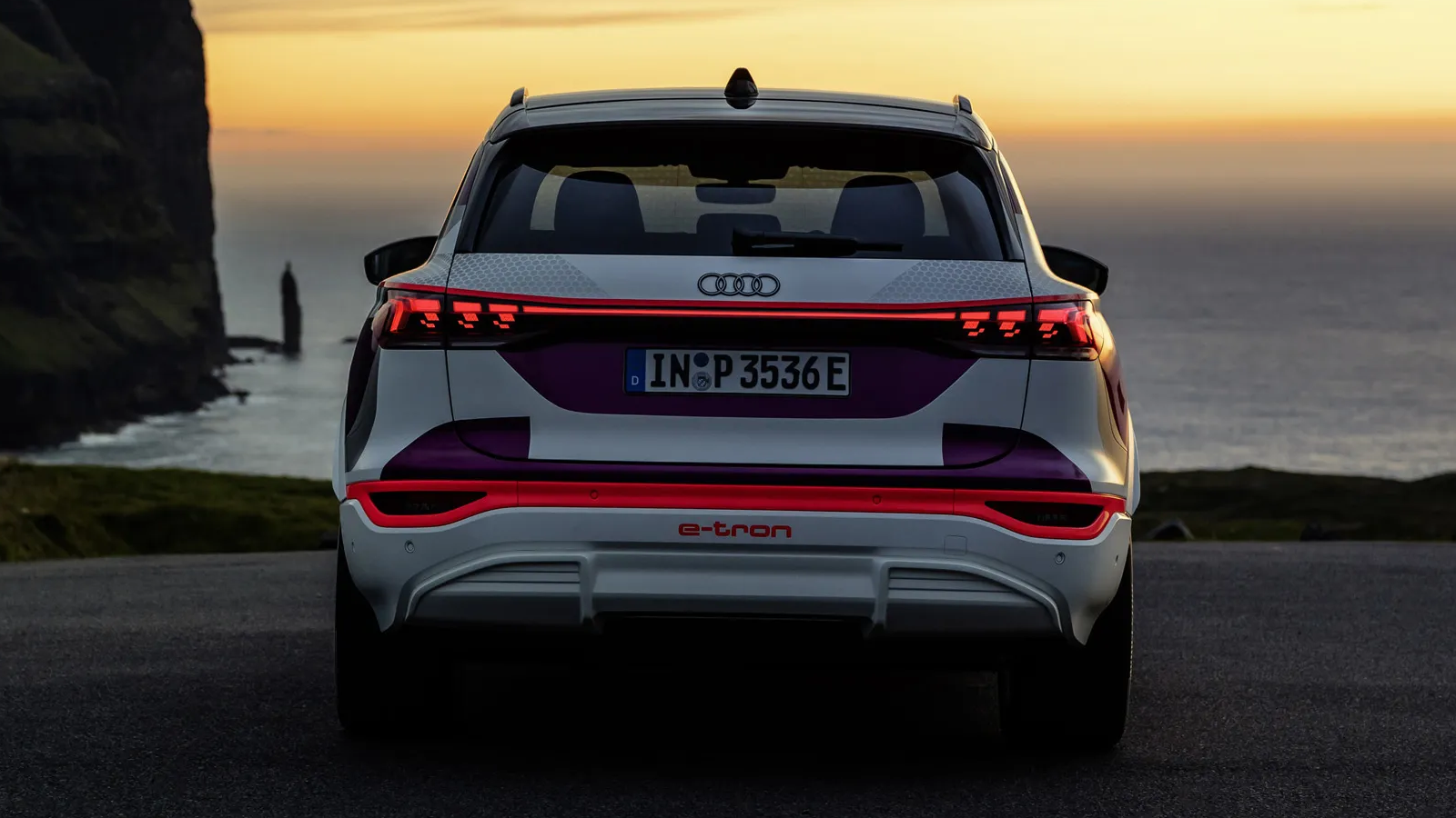 Audi's Changeable Light Patterns Will Act As Intelligent Displays ...