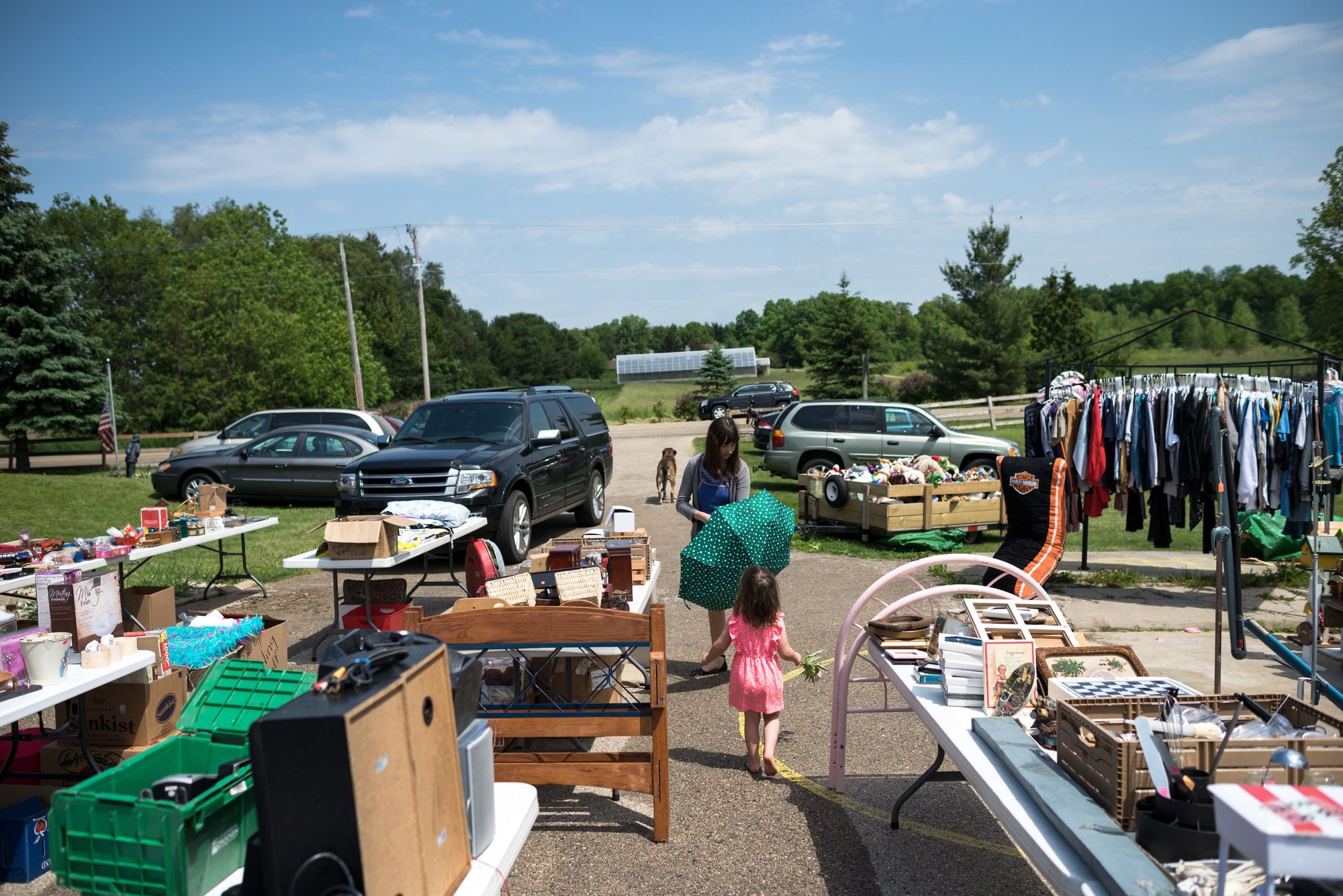How to Organize a Community Garage Sale | DoItYourself.com