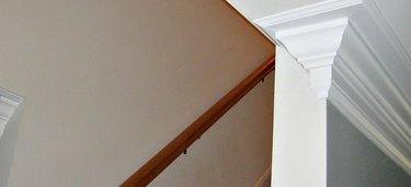 Crown Molding: Traditional and Contemporary Options | DoItYourself.com