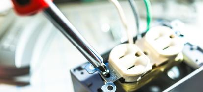 How to Wire an Outlet in a Series | DoItYourself.com