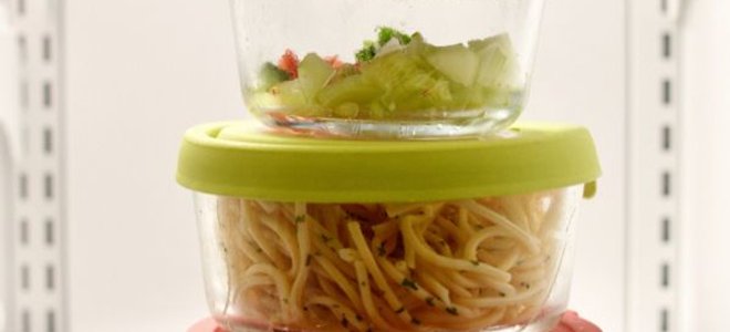 How to Make the Transition from Plastic to Glass Food Storage ...