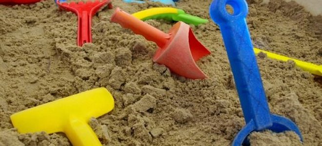 How to Make a Sandbox With Your Kids | DoItYourself.com