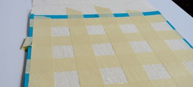 How to Make a Travel Game Mat | DoItYourself.com