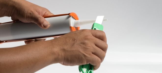 How to Caulk a Large Gap Between Tub and Tile | DoItYourself.com