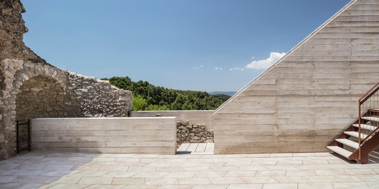 Crumbling Italian Castle Transformed Into a Modern Lookout Tower ...
