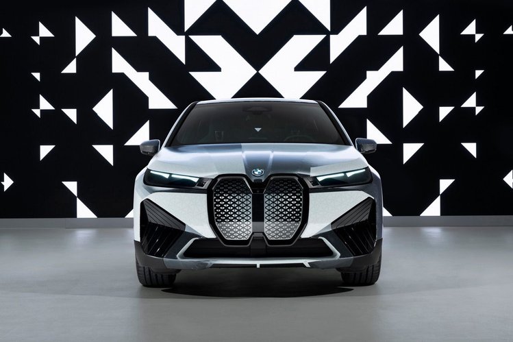 BMW’s Color-Changing Electric Car Goes from Black to White Using E Ink ...
