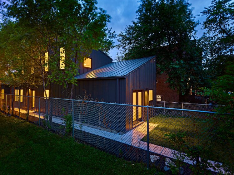 Hem House Brings Modern Charm to Chicago Suburbs at an Affordable Price ...