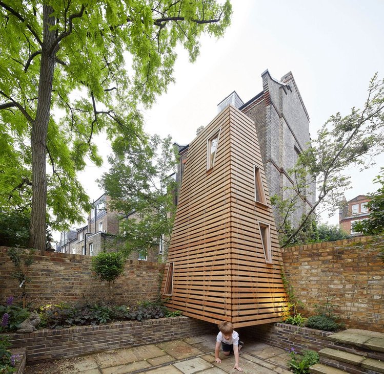 Treeless Treehouse: Multi-Level Play Structure for a London Backyard ...