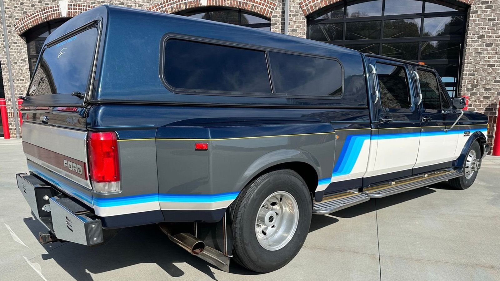 F-350 Crew-Cab Dually Rolls on for Miles | Ford-trucks