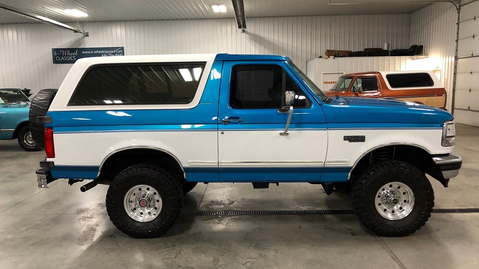 Big Blue '94 Ford Bronco Looks Like Loads of Fun | Ford-trucks