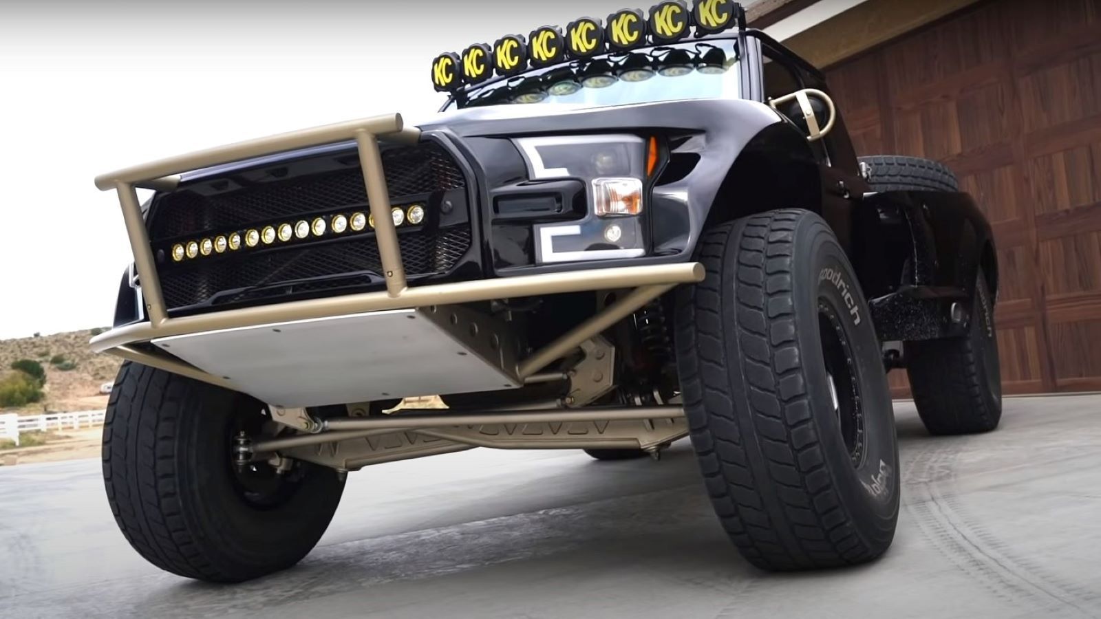 Insane Ranger Prerunner Packs V8 Power and Raptor Looks | Ford-trucks