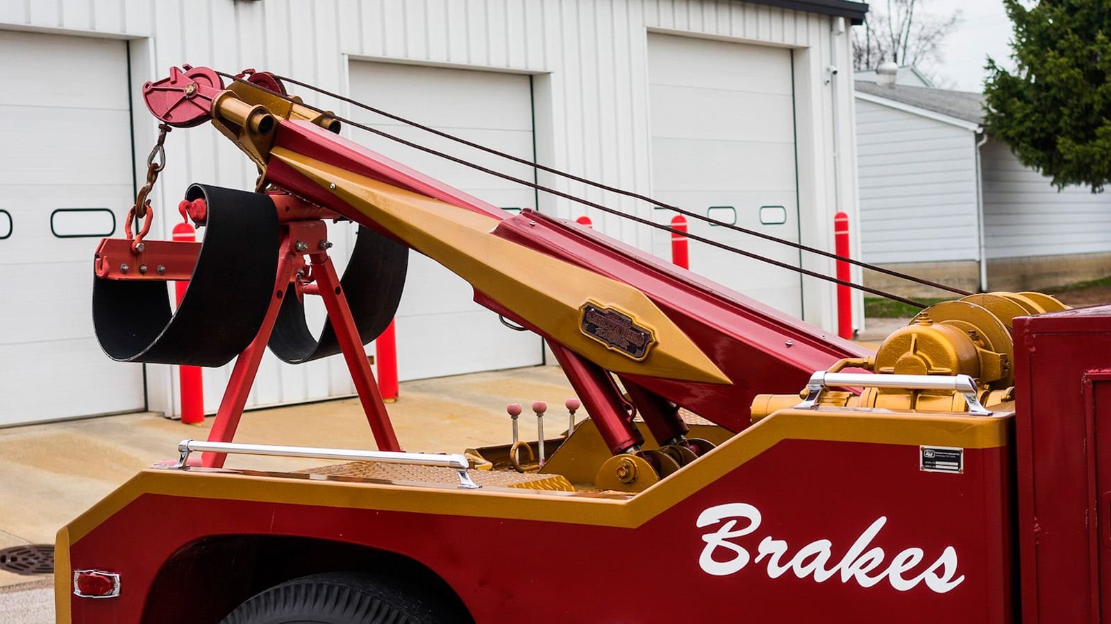 Holmes Sweet Holmes Wrecker Still Up to Task | Ford-trucks