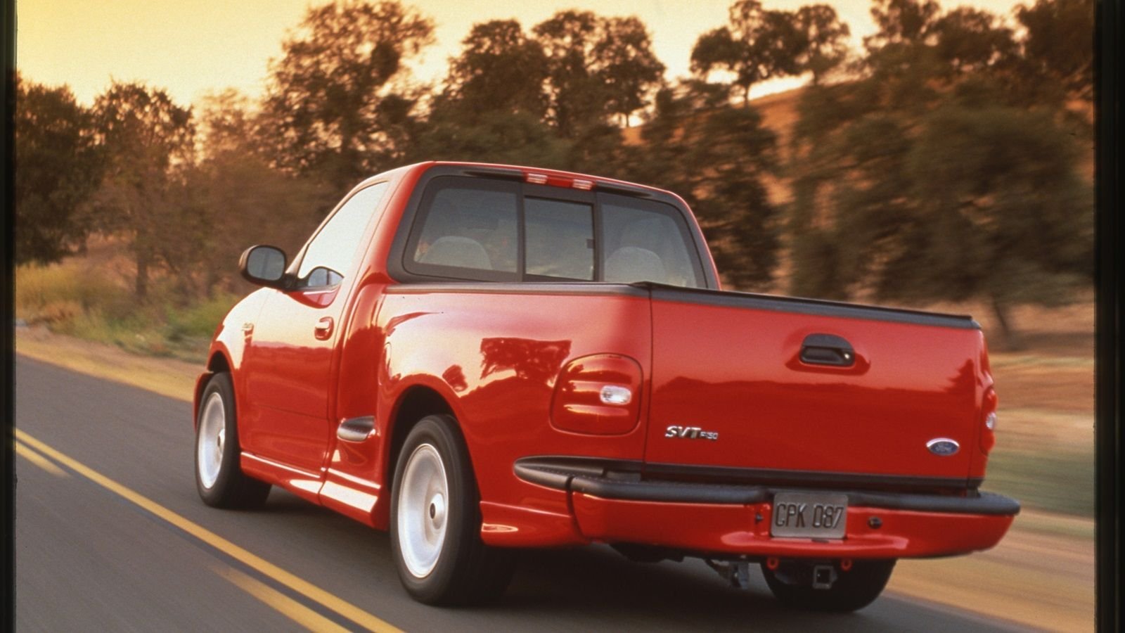 10 Reasons the 2nd-Gen SVT Lightning is the Greatest Ford Truck of All ...