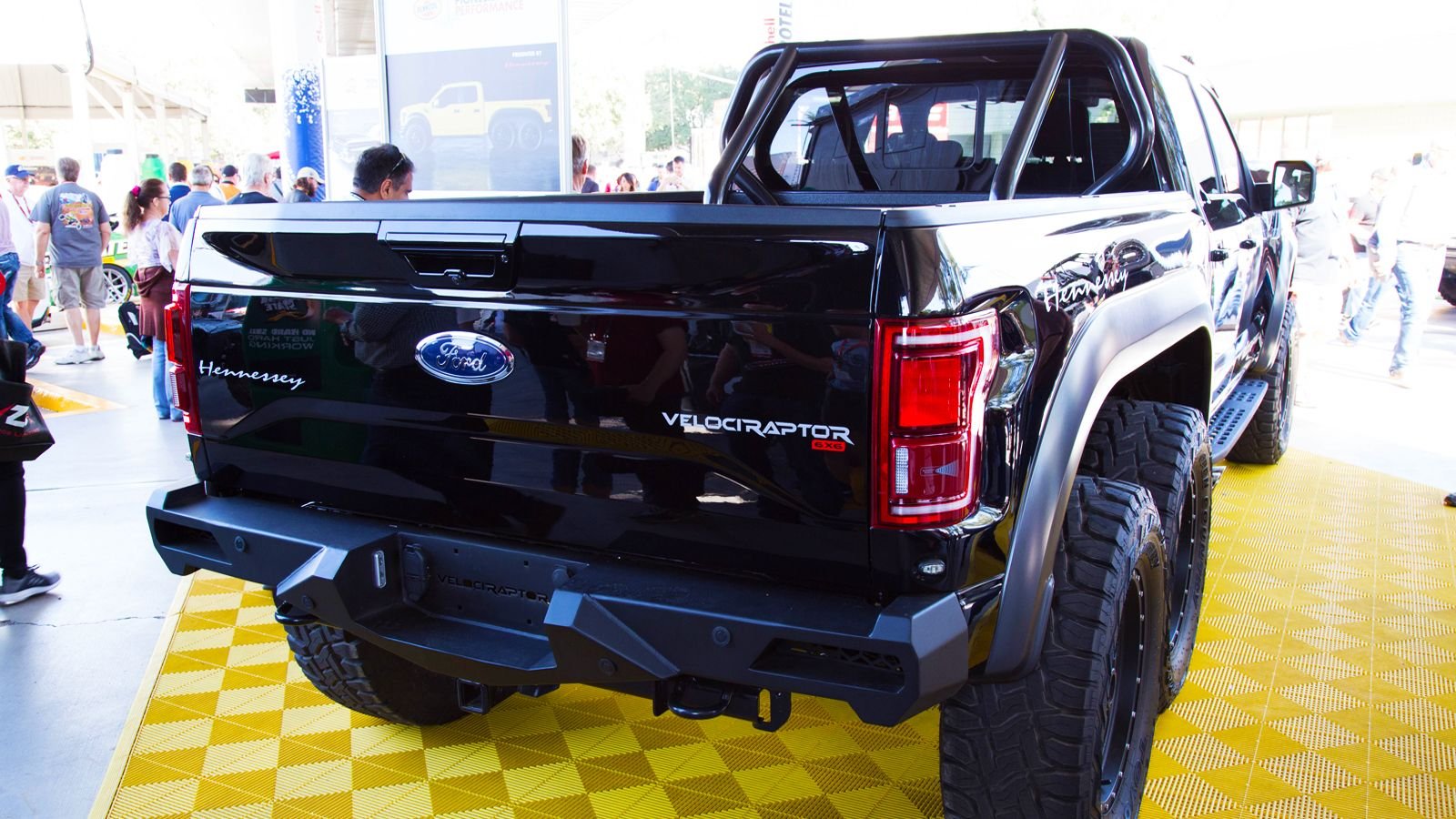 VelociRaptor 6X6: Pure Aggression on Six Wheels From SEMA | Ford-trucks