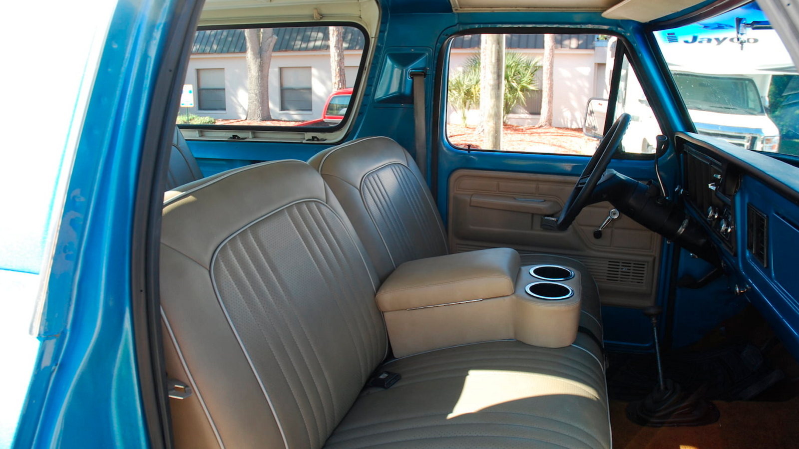 Big Blue 2nd Gen Bronco Rolls into Our Dreams | Ford-trucks