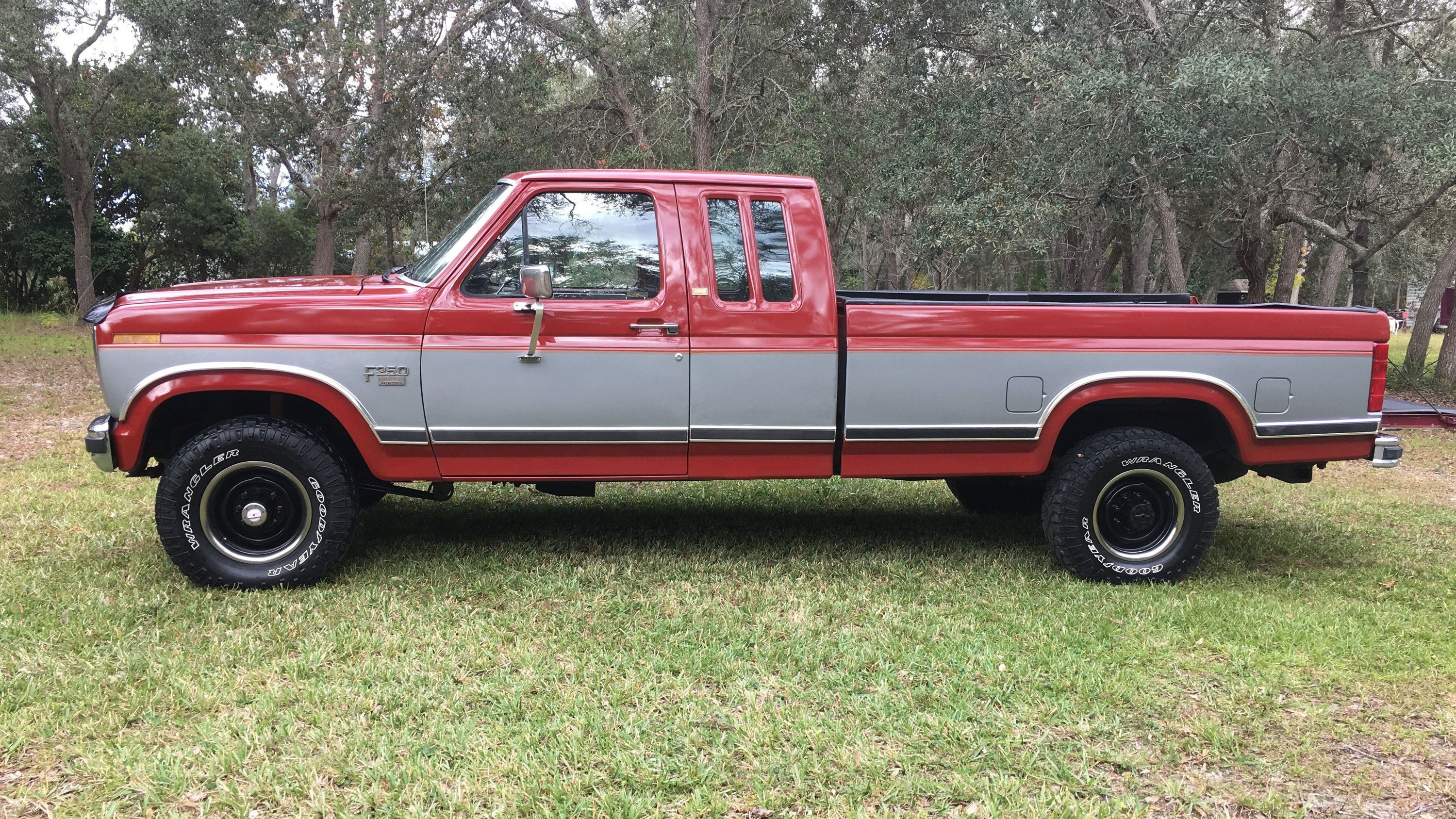 Diesel-Powered '86 Ford F-250 Looks Ready to Work | Ford-trucks