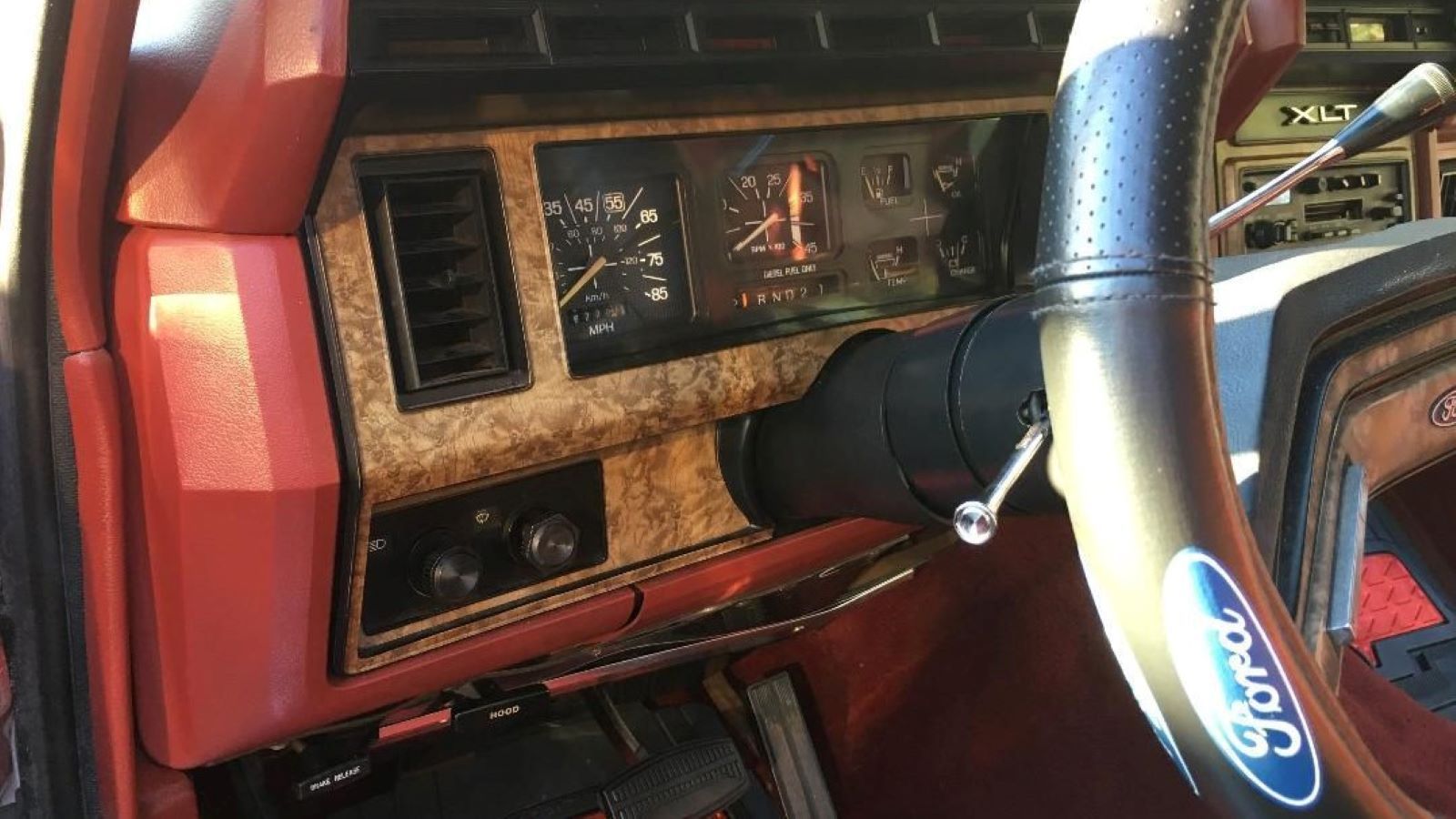 Diesel-Powered '86 Ford F-250 Looks Ready to Work | Ford-trucks