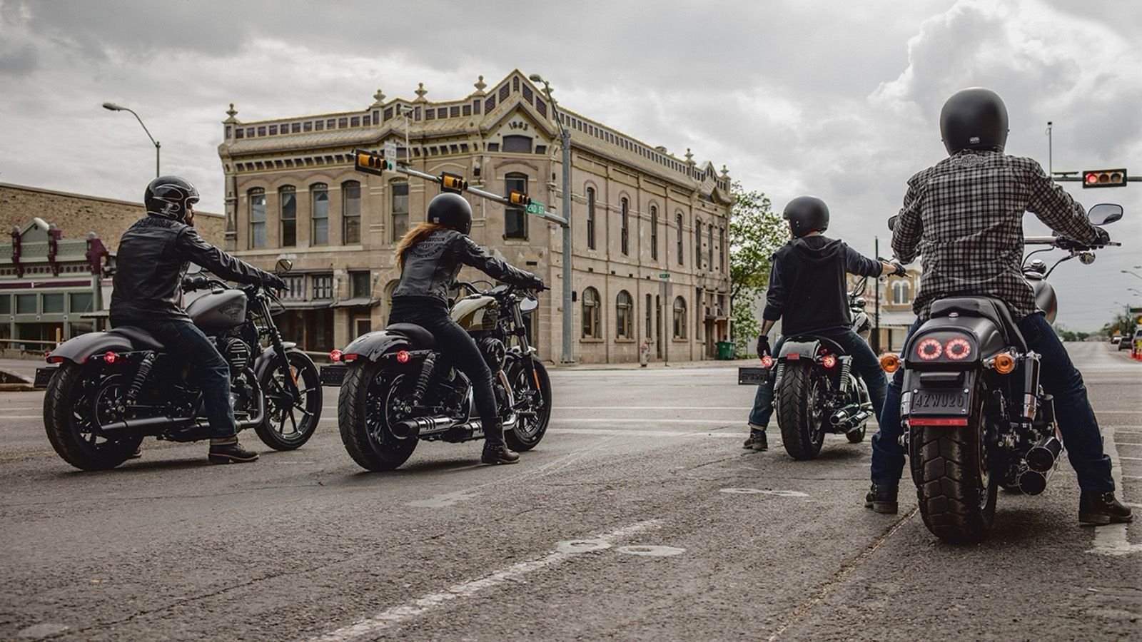 Harley-Davidson's Dark Custom Lineup was an Edgy Styling Exercise ...