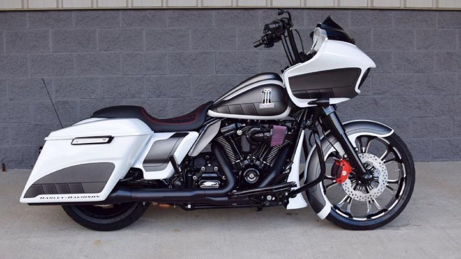 6 Great Customs Powered by the Milwaukee Eight | Hdforums