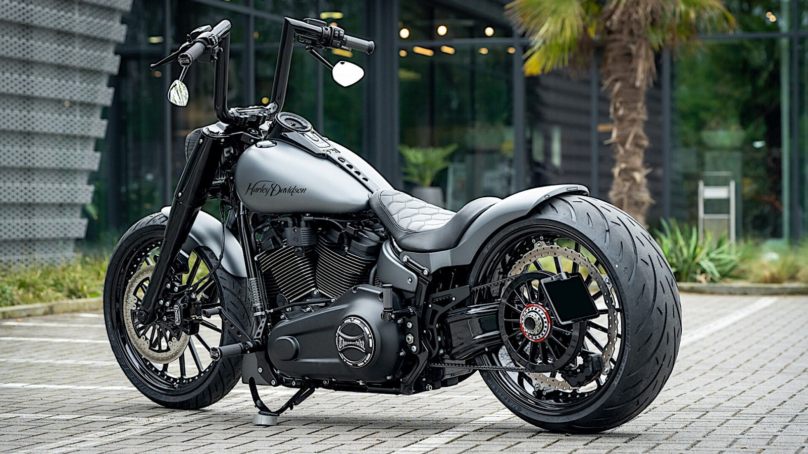 Custom Fat Boy by Thunderbike Boasts German Luxury Car Design Elements ...