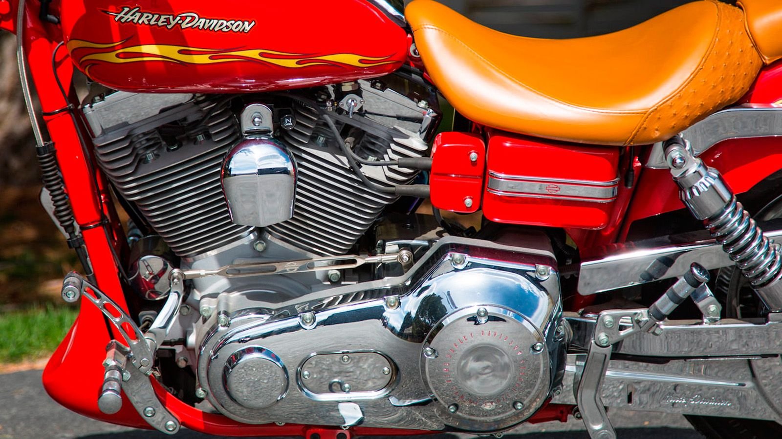 Sharp-Looking Scarlet Red 2001CVO FXDWG2 Switchblade | Hdforums