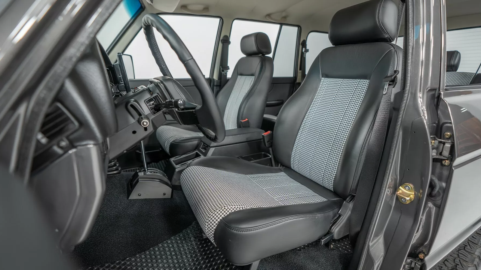 LS Powered Land Cruiser Build is Restomod Perfection | Ls1tech