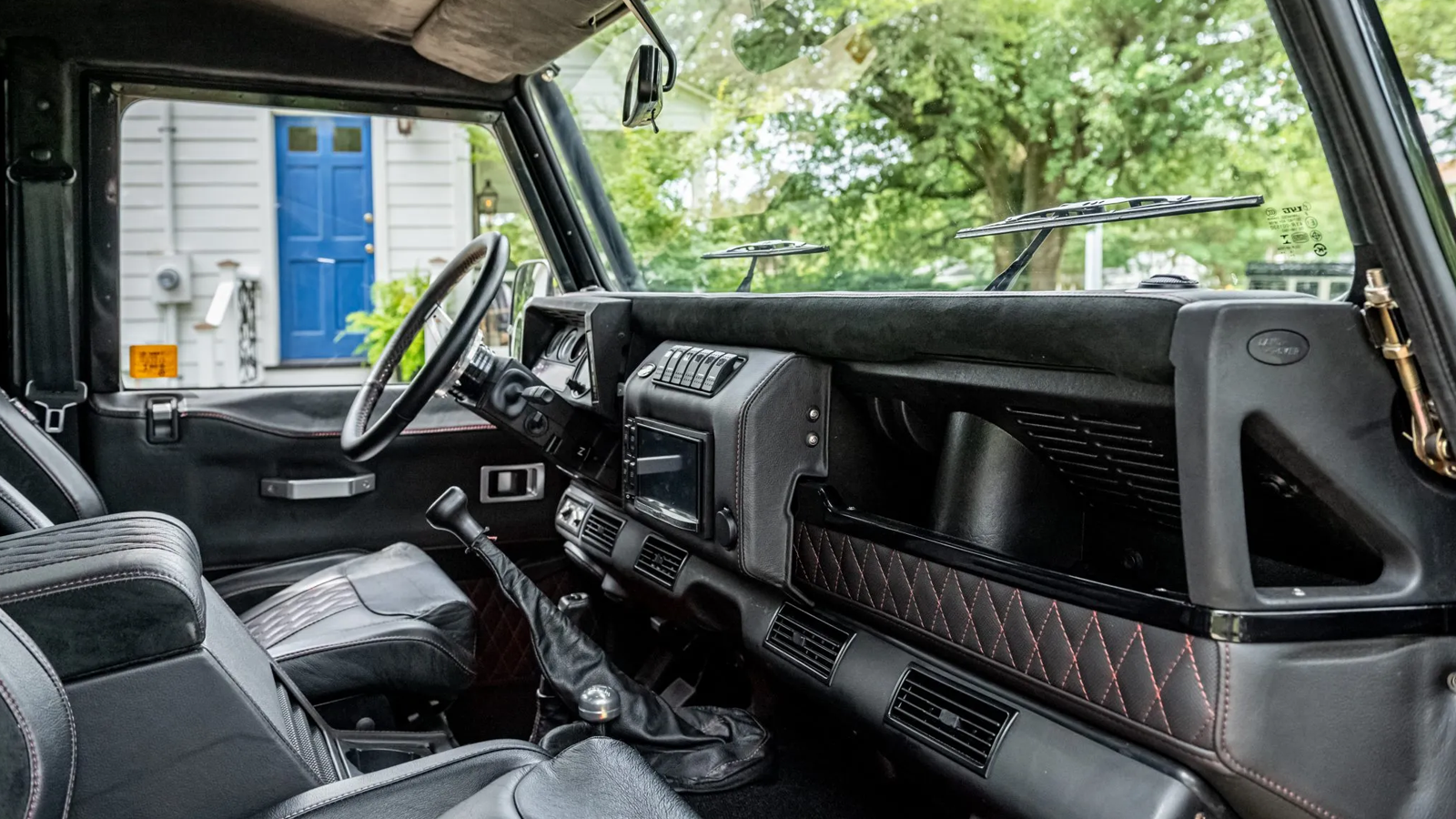 Sinister Land Rover Defender Restomod Comes With LS3 Power | Ls1tech