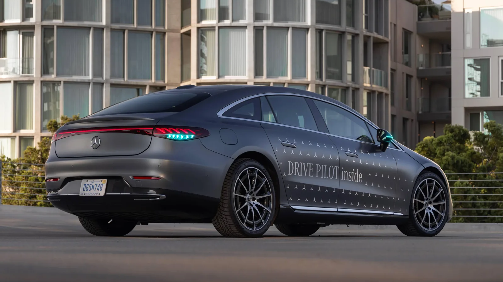 Mercedes Officially the First Manufacturer to Sell Level 3 Autonomous ...