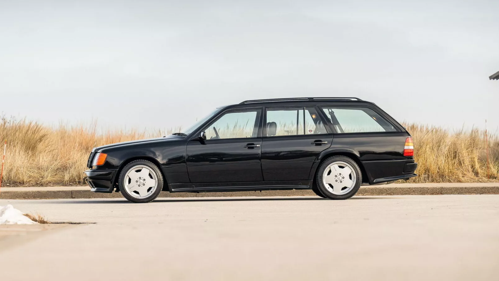 1988 Mercedes 300 TE 6.0 AMG “Mallet” Is Pioneering Super Estate | Mbworld