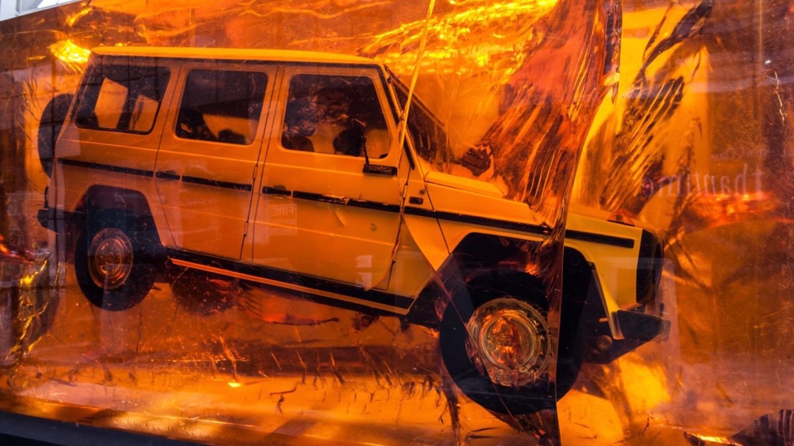 That Time Mercedes Dropped a 1979 280 GE into Resin | Mbworld