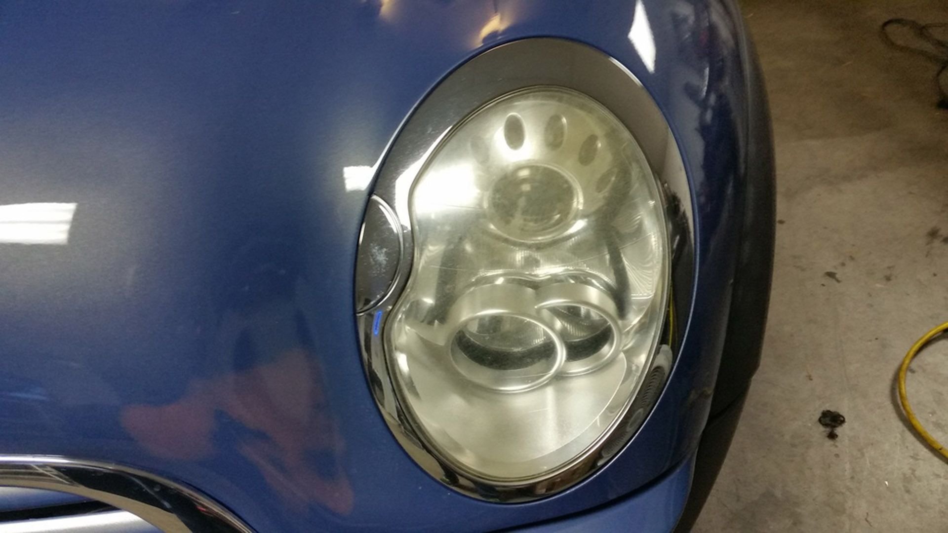 Mini Cooper: How to Clean Foggy Headlights | Northamericanmotoring