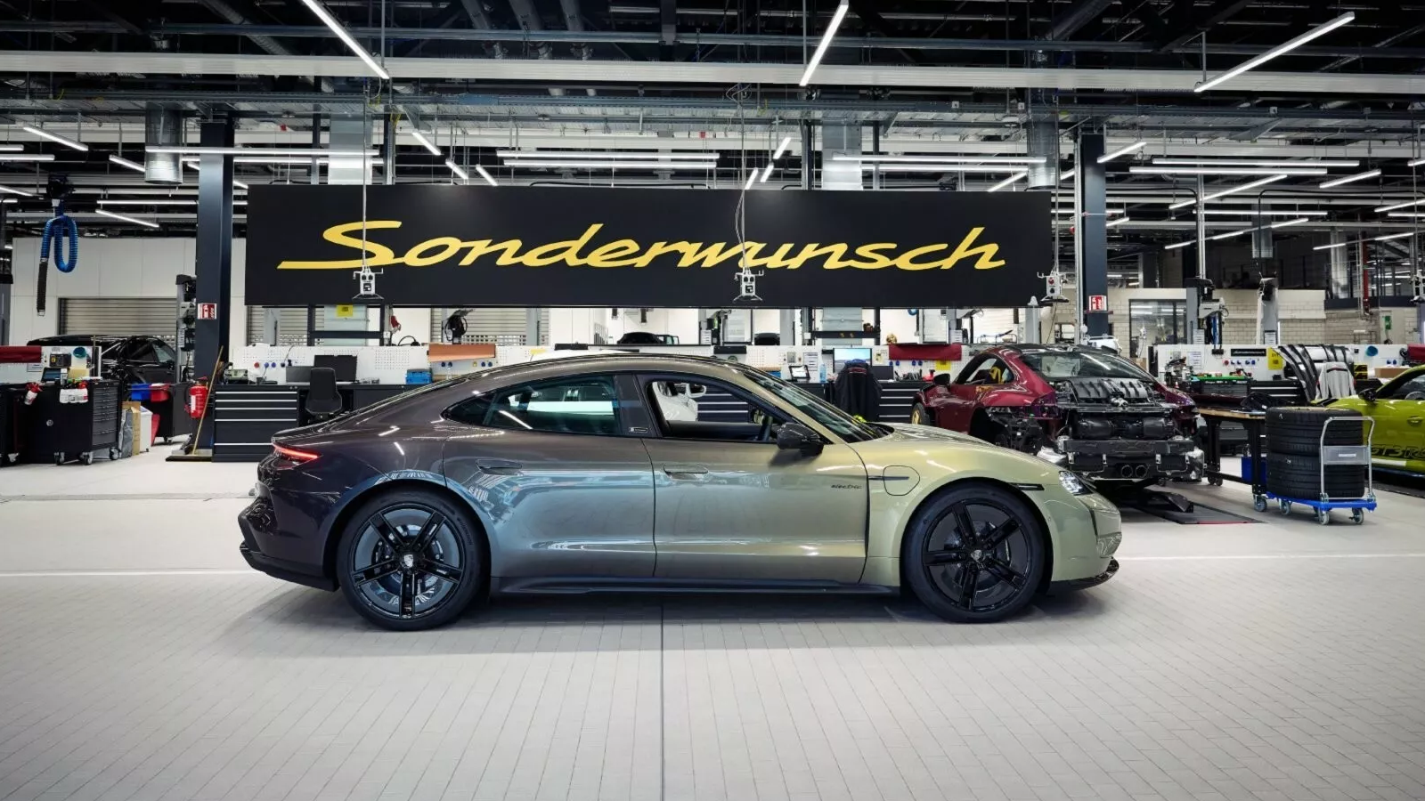Sonderwunsch Porsche Taycan Gets Stunning Two Tone Paint Color | Rennlist
