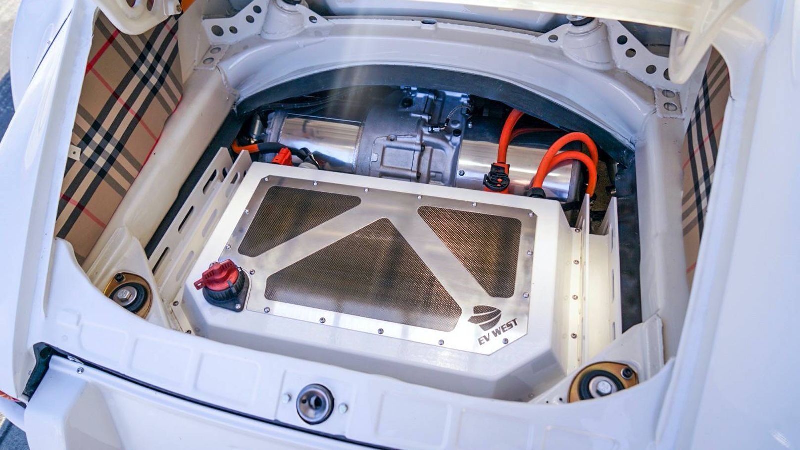 Tesla Powered 1977 911 Makes SEMA Debut | Rennlist