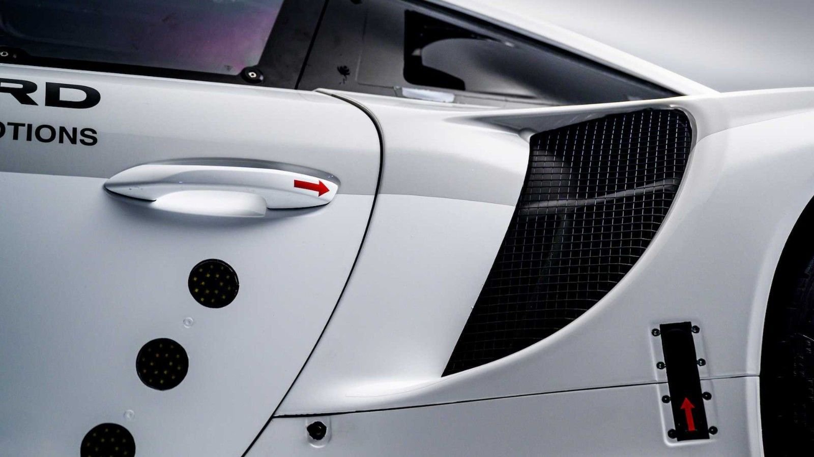 This is Porsche's Latest Mid-Engined 911 RSR | Rennlist