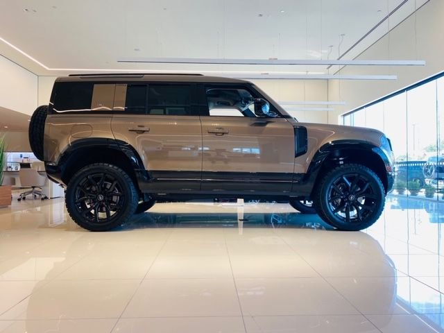 Land Rover Defender Lifted