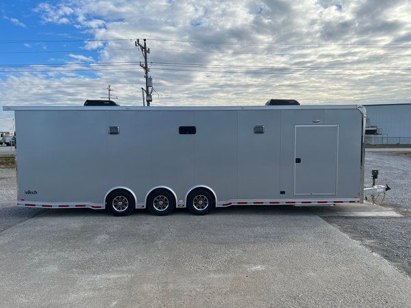 2024 32' InTech iCon for Sale in Scott City, MO | RacingJunk