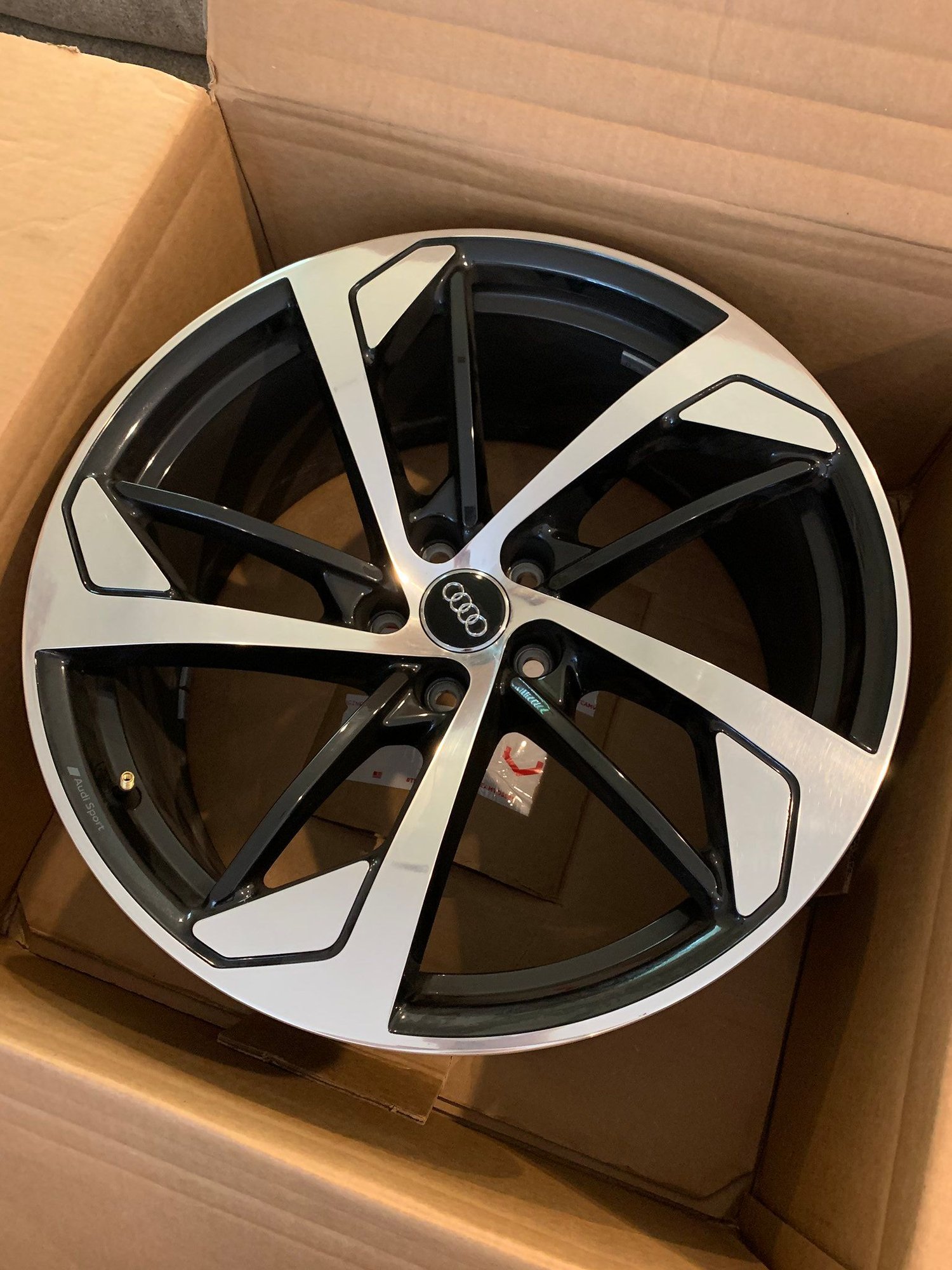 20" RS5 Trapezoid wheels with TPMS sensors - AudiWorld Forums