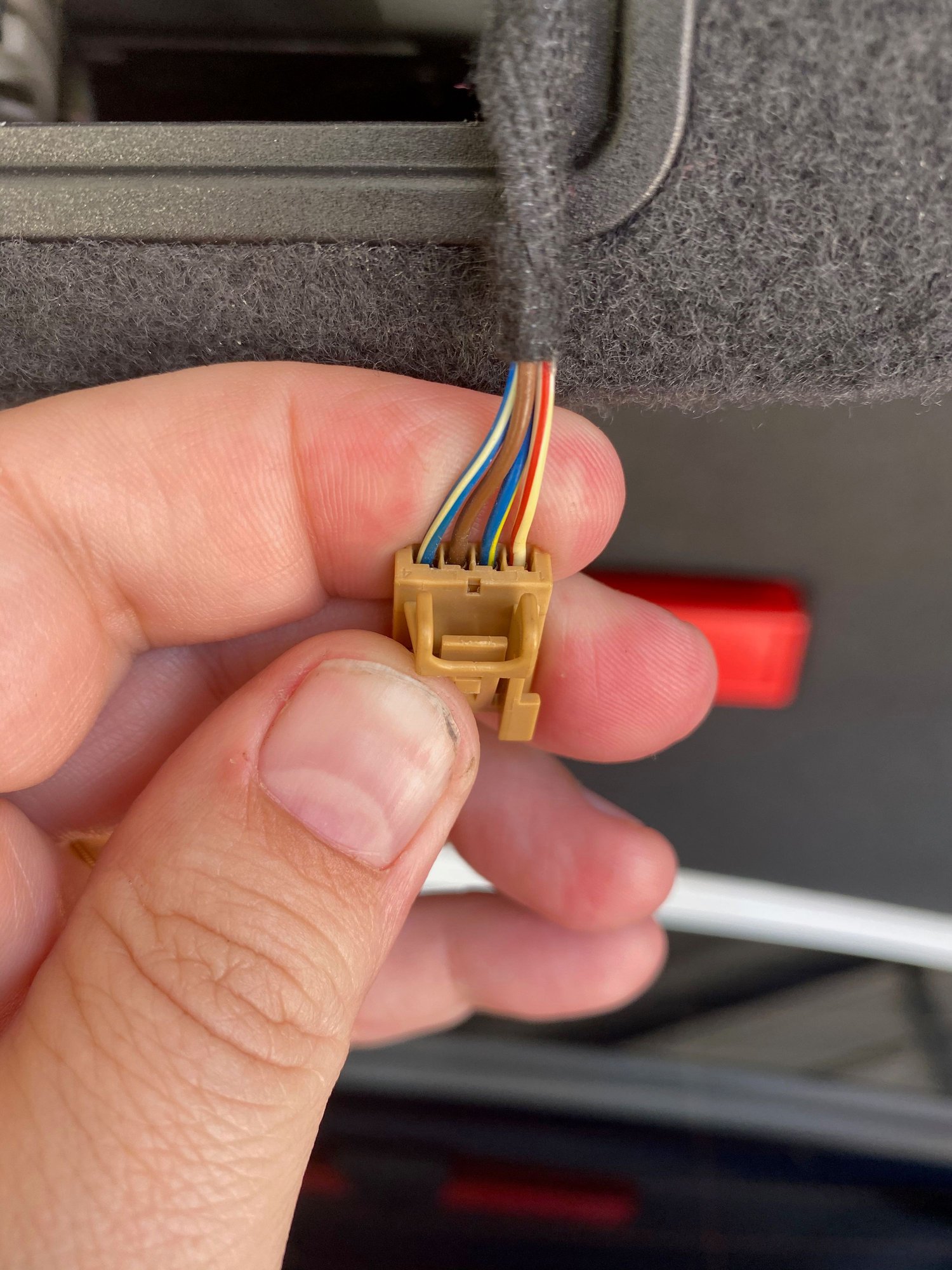 Need help with wiring for facelift trunk close button - AudiWorld Forums