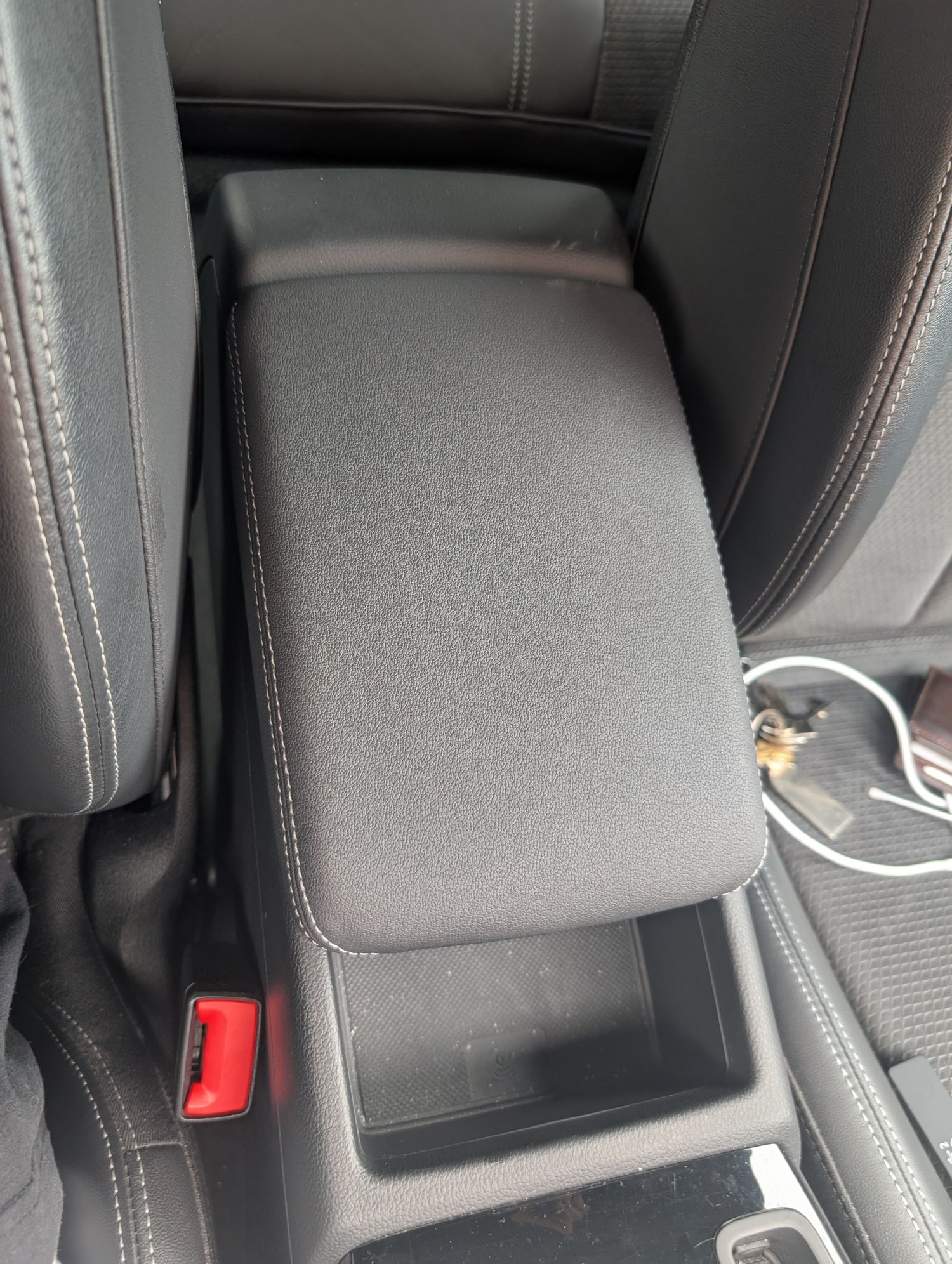 Arm rest USB C broken - AudiWorld Forums