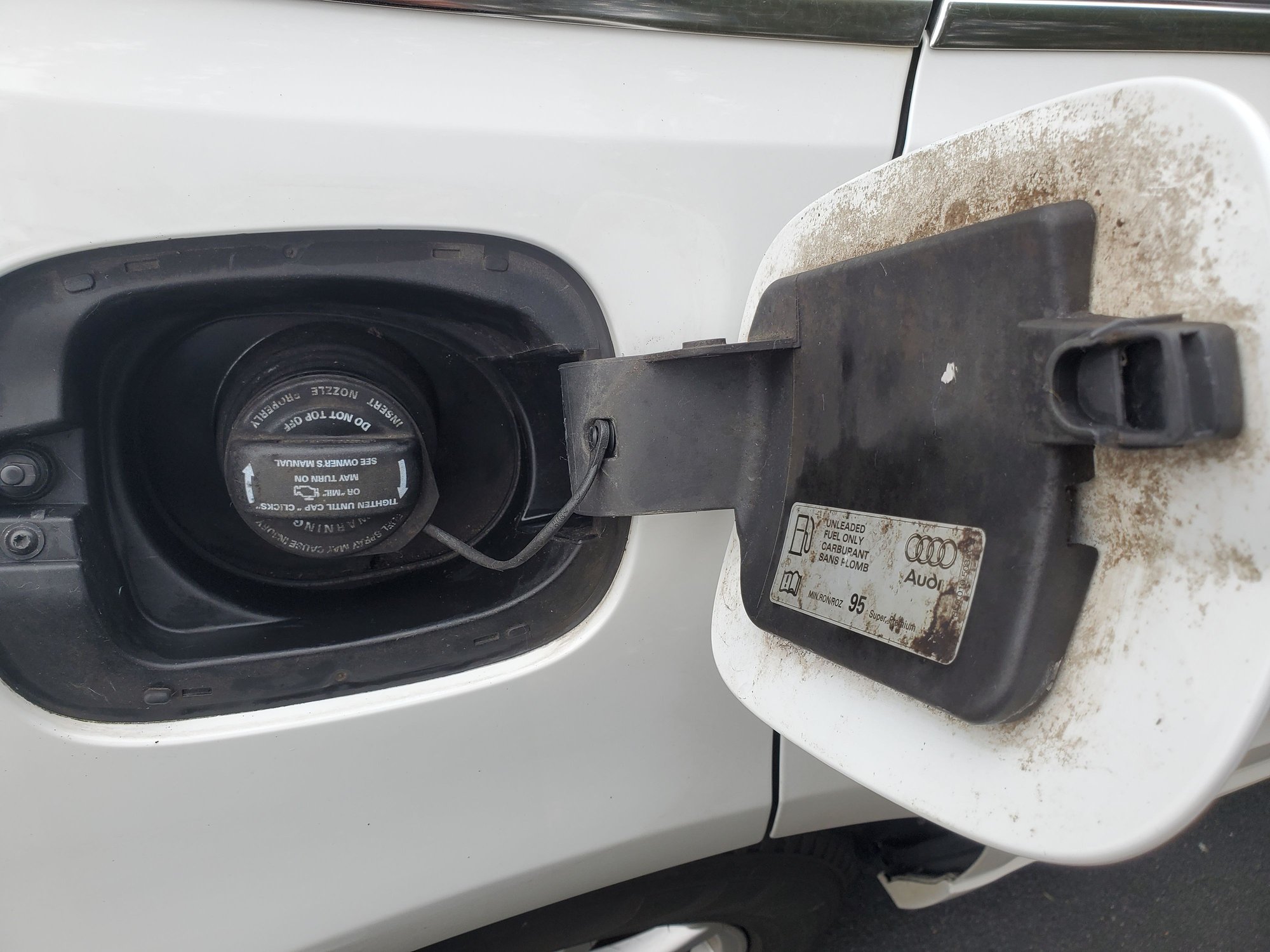 Help with fuel door - AudiWorld Forums