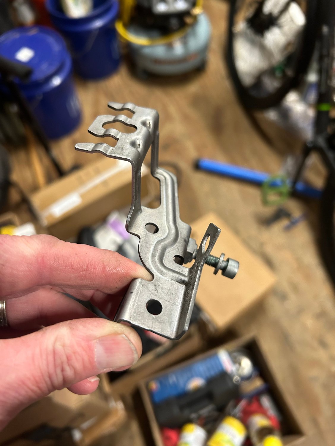 Bracket identification - AudiWorld Forums