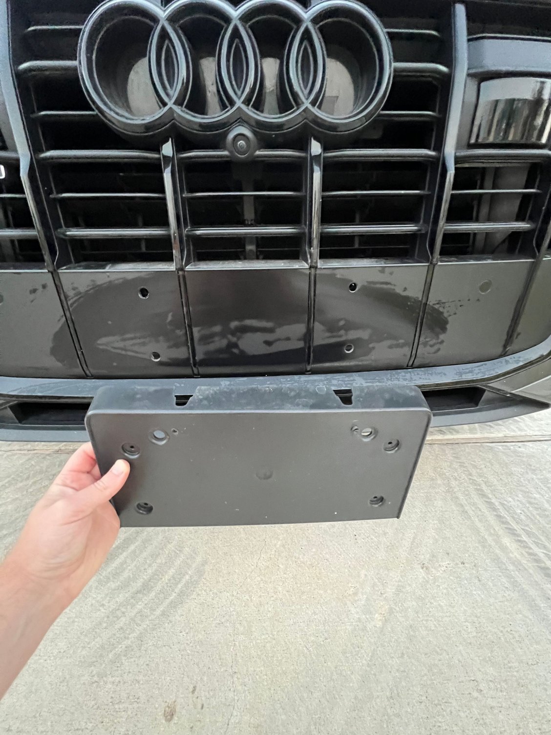 2020-2024 Q7 Front License Plate Delete - AudiWorld Forums