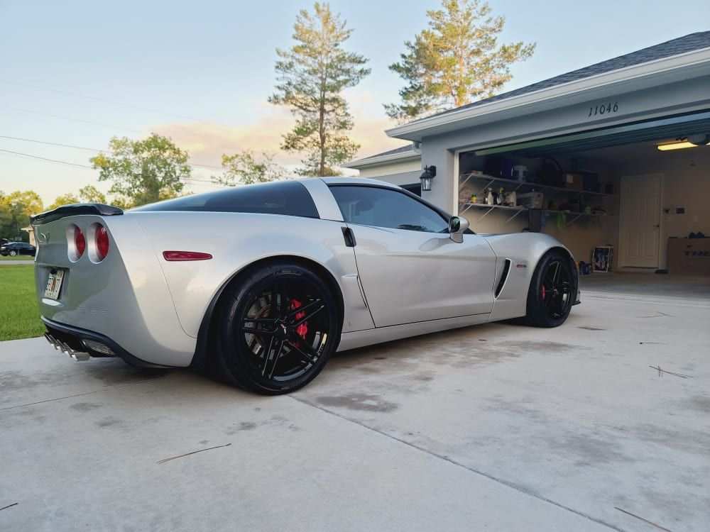 C6 base vs C6 Z06 - CorvetteForum - Chevrolet Corvette Forum Discussion