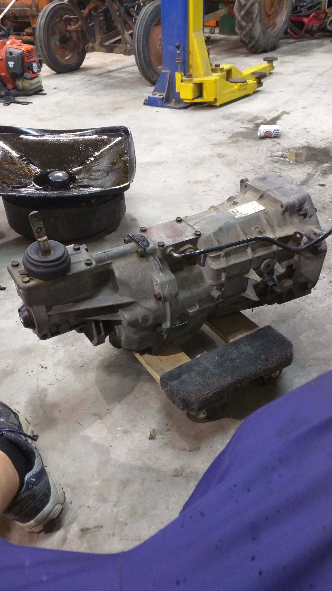 And the T56 swap begins! - CorvetteForum - Chevrolet Corvette Forum ...