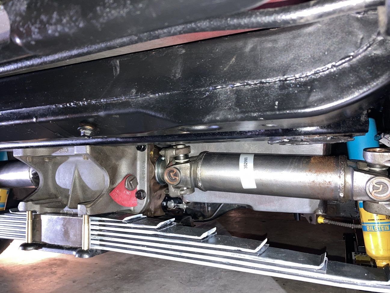 Composite rear spring install question - gap? - CorvetteForum ...
