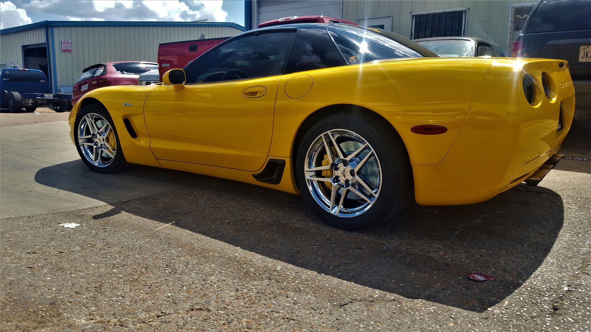 Z06 Yellow c5 with black accents - CorvetteForum - Chevrolet Corvette ...