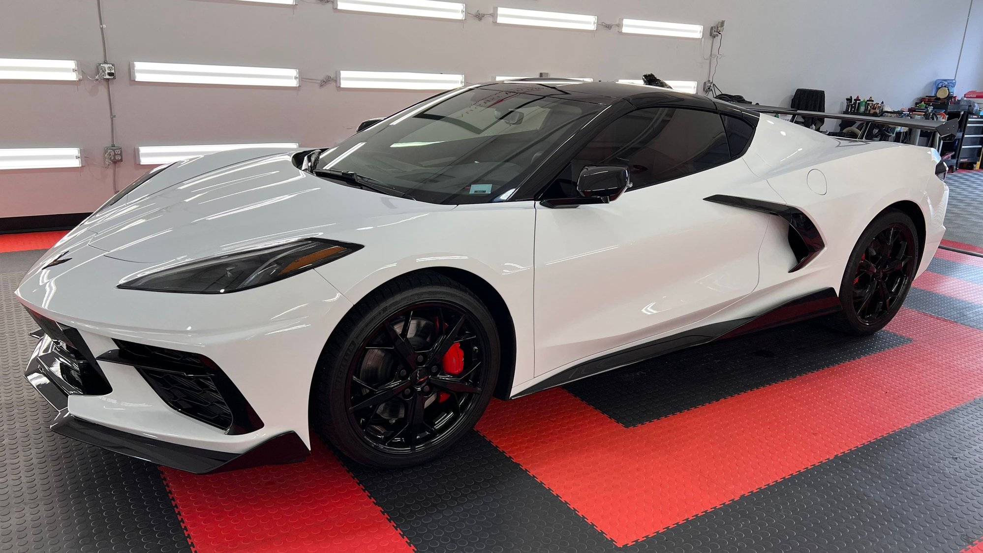 Pictures of c8 coup roof wrapped - CorvetteForum - Chevrolet Corvette ...